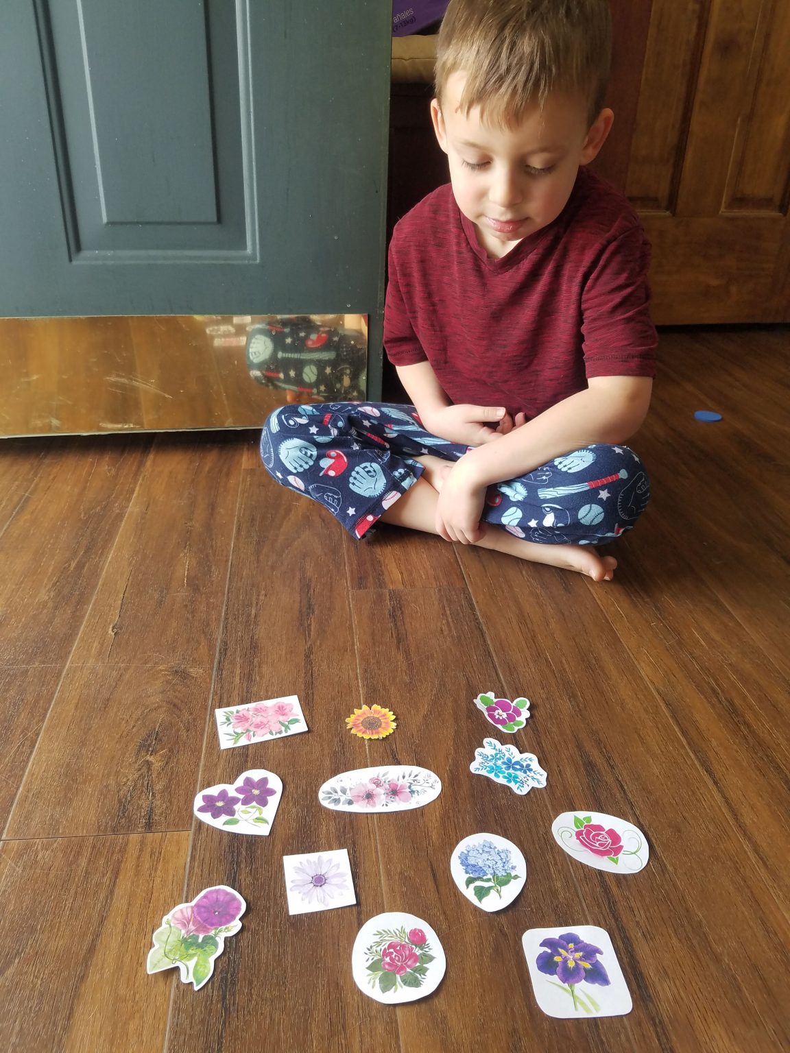 10 Easy Steps to Make Stickers with Wax Paper and Tape 2024